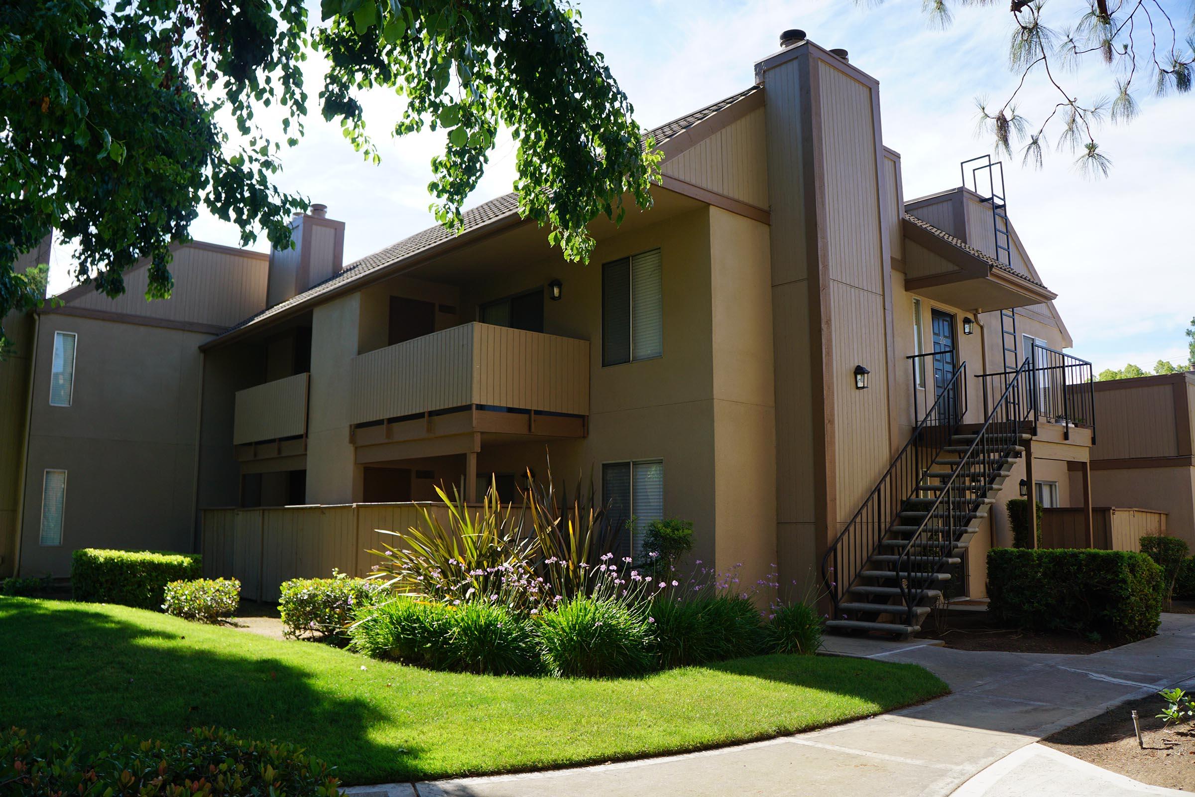 Photo Gallery - River Park Place Apartments - Fresno, CA
