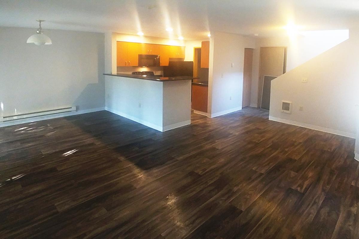Meridian Green Townhomes - Apartments in Kent, WA