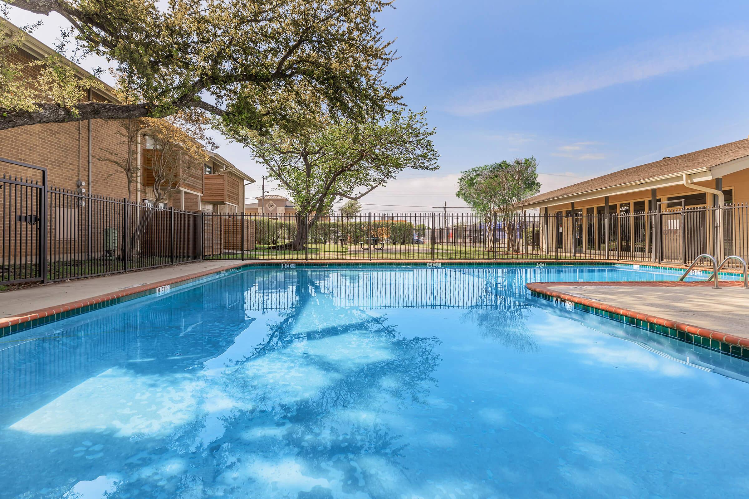 Home - Villas Del Rey - Dallas, TX