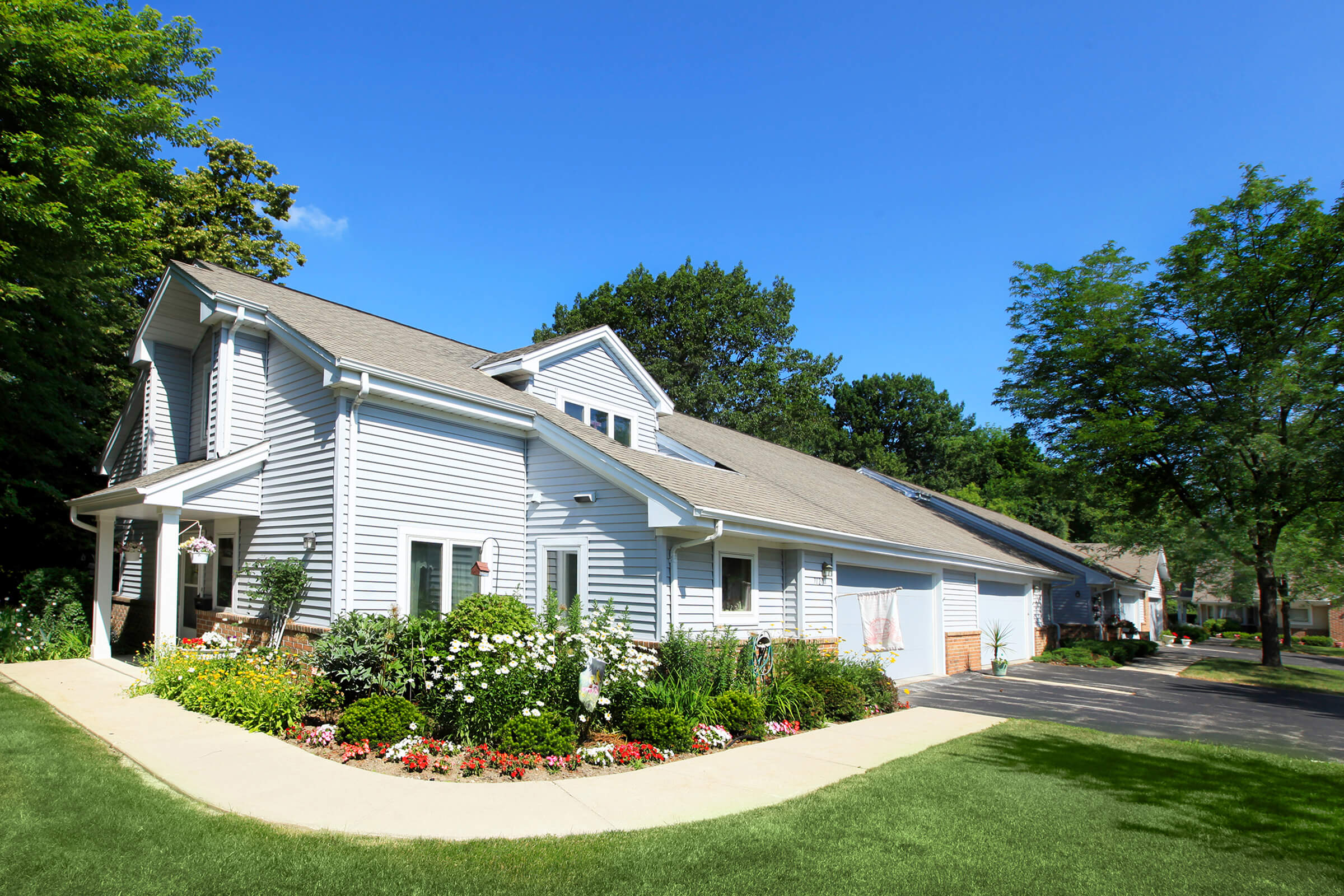 The Villas at Granville - Apartments in Milwaukee, WI