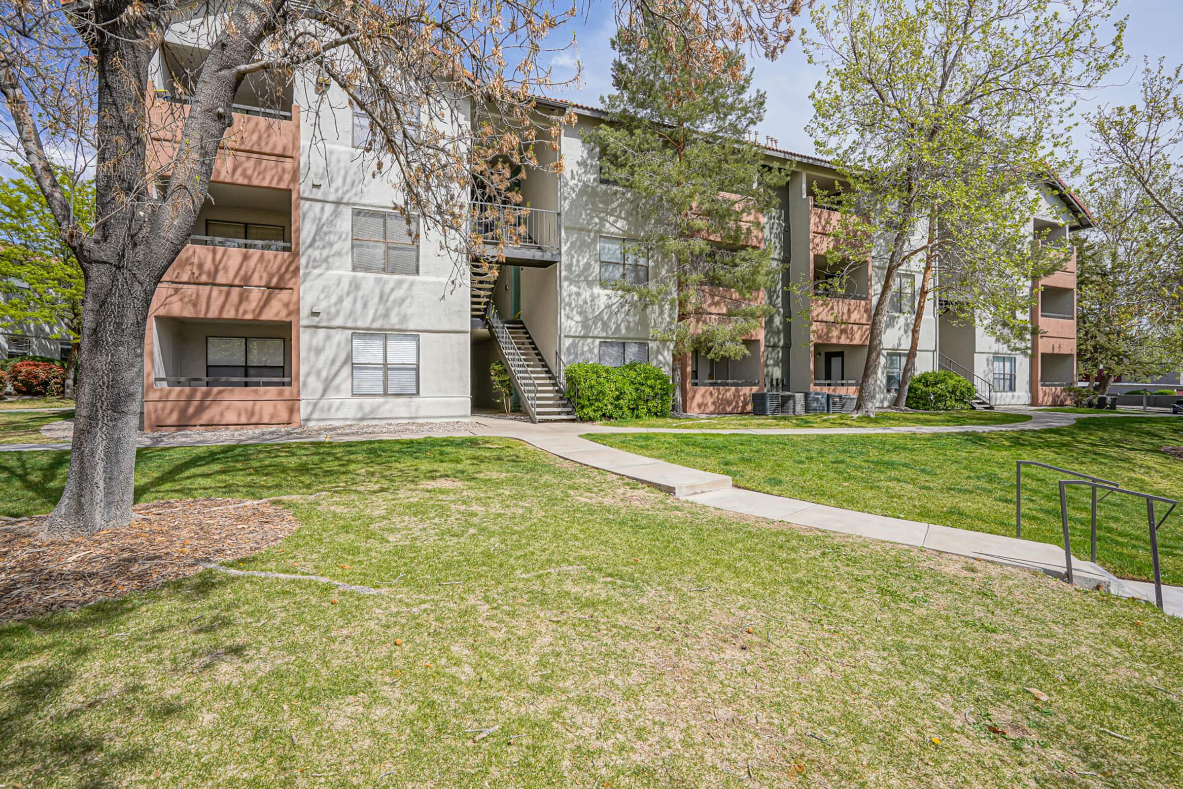 Gallery - The Overlook Apartments in Albuquerque, NM