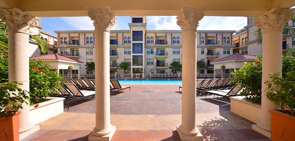 Lorenzo: Photo Gallery: USC Student Apartments